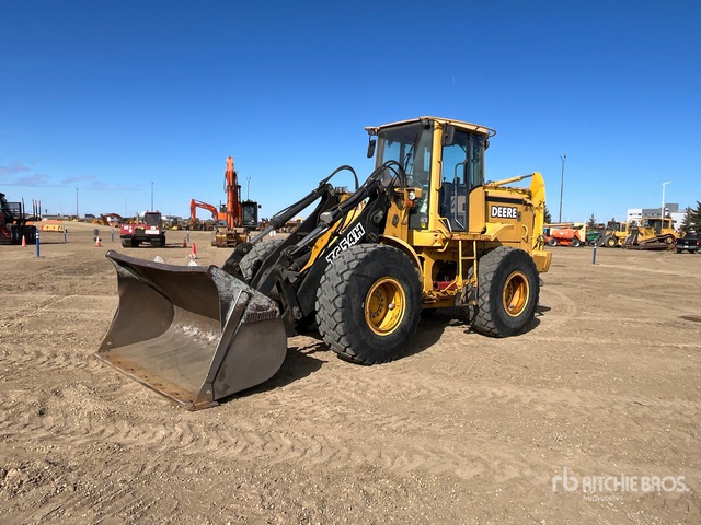 2000 John Deere TC54H Wheel Loader | Ritchie Bros. Auctioneers