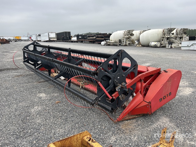 Massey Ferguson MF9018 18 ft Rigid Draper Combine Header | Ritchie Bros ...