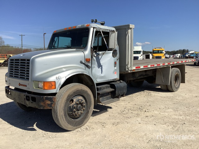 1990 International 4900 4x2 Flatbed Truck | Ritchie Bros. Auctioneers