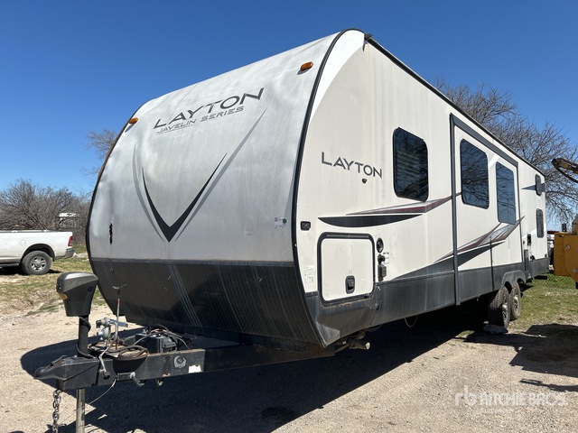 2015 Layton 32 ft T/A Travel Trailer | Ritchie Bros. Auctioneers