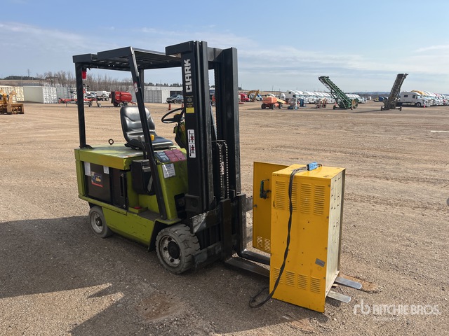 1987 Clark ECS-30 3300 lb 3300 Lb Electric Forklift | Ritchie Bros ...