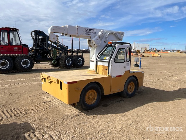 1974 Drott 85RM2 10500 lb 4x2 Carry Deck Crane | Ritchie Bros. Auctioneers