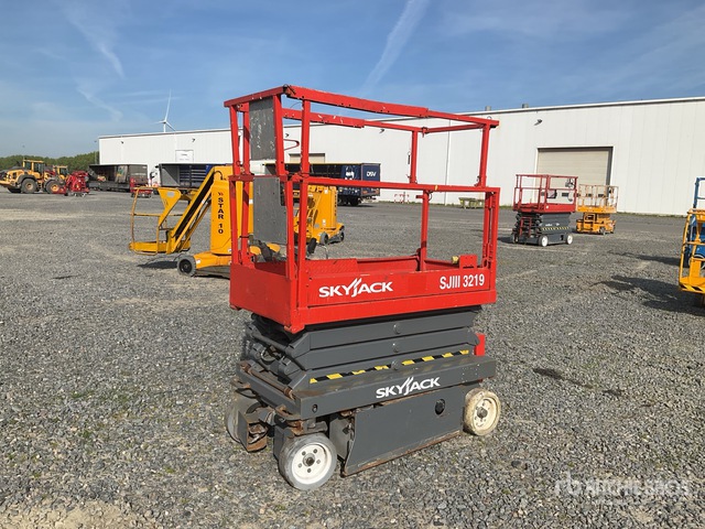 Skyjack SJ 3219 Electric Scissor Lift | Ritchie Bros. Auctioneers