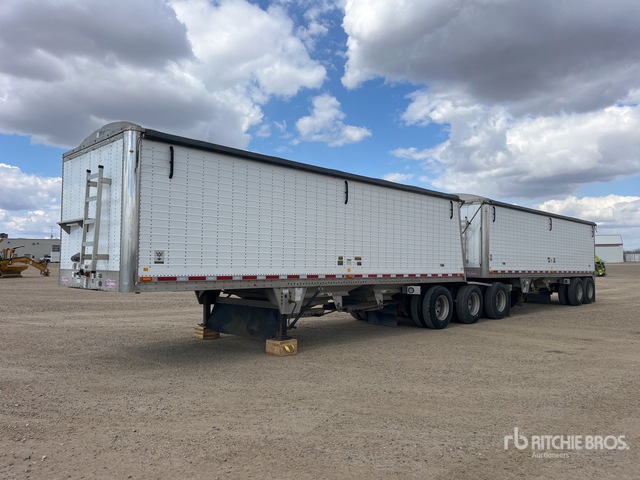 2011 Wilson PaceSetter Super B-Train Grain Trailer | Ritchie Bros ...