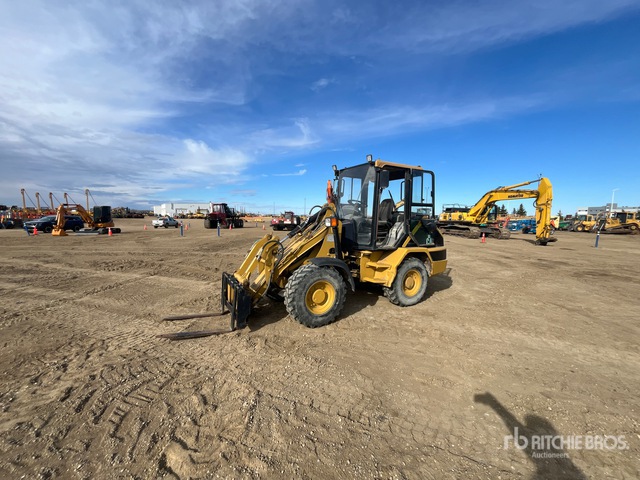 2000 Cat 902 Wheel Loader | Ritchie Bros. Auctioneers