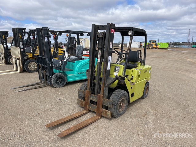 Clark C500-HY55 4000 lb Pneumatic Tire Forklift | Ritchie Bros. Auctioneers