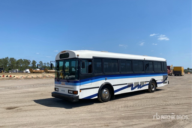 2000 Thomas Saf-T-Liner MVP EF 4x2 57-Seat Transit Bus | Ritchie Bros ...