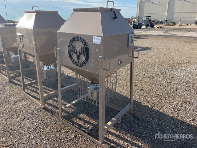 Big Daddy Electric 700 Lb Deer Feeder (Unused) | Ritchie Bros. Auctioneers