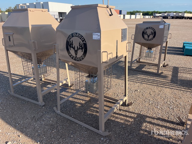 Big Daddy Electric 700 lb Deer Feeder (Unused) | Ritchie Bros. Auctioneers