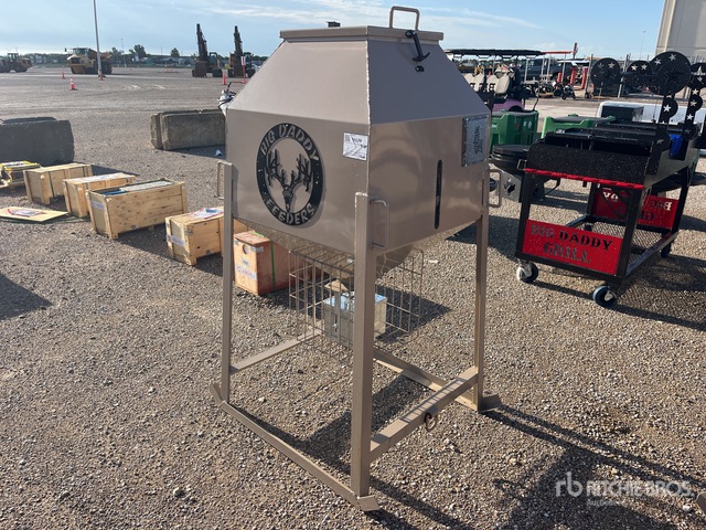 Big Daddy Electric 700 lb Deer Feeder (Unused) | Ritchie Bros. Auctioneers