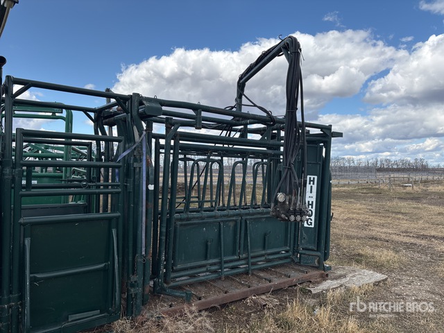 Hi-Hog Hydraulic Driven Squeeze Chute | Ritchie Bros. Auctioneers