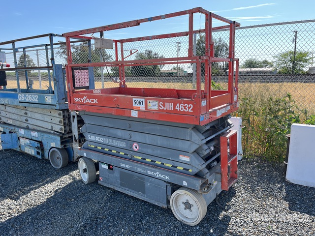 2013 Skyjack SJIII 4632 Electric Scissor Lift | Ritchie Bros. Auctioneers