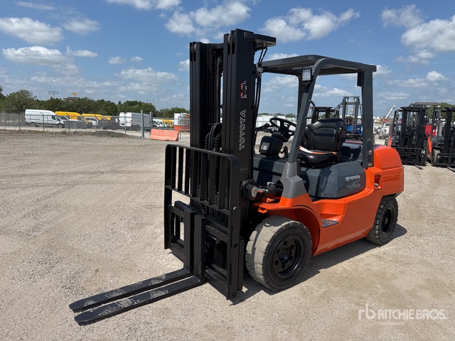 2012 Toyota 7FDU35 7000 lb Pneumatic Tire Forklift | Ritchie Bros ...