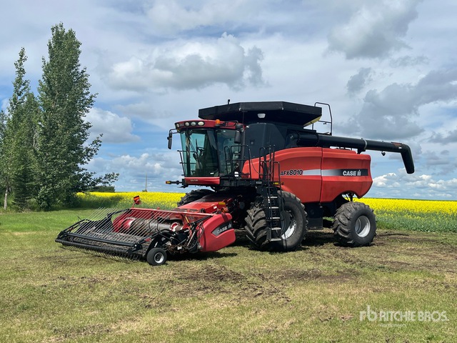 2005 Case IH 8010 Combine Harvester | Ritchie Bros. Auctioneers