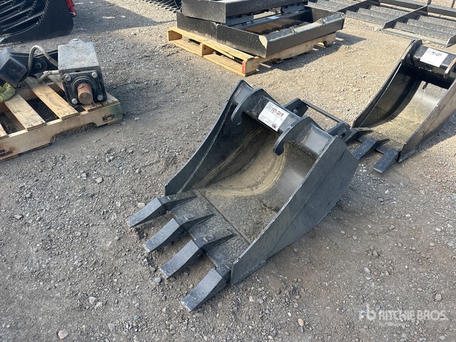 18 in Excavator Bucket - Fits Bobcat E35 (Unused) | Ritchie Bros ...