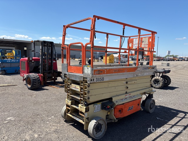 2007 JLG 3246ES Electric Scissor Lift | Ritchie Bros. Auctioneers