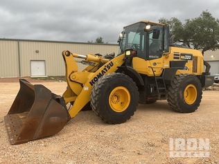 2019 Komatsu WA320-8 Wheel Loader in Johnson City, Texas, United States ...