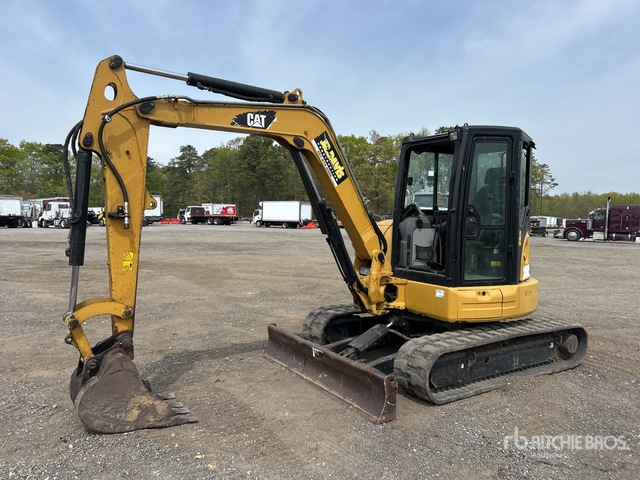 2016 Cat 305E2 CR Mini Excavator | Ritchie Bros. Auctioneers