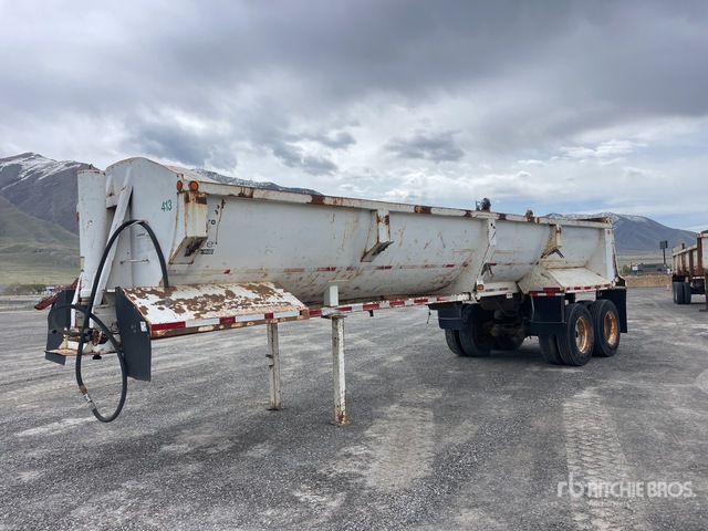 1995 Clement 38 ft T/A Frameless End Dump Trailer | Ritchie Bros ...