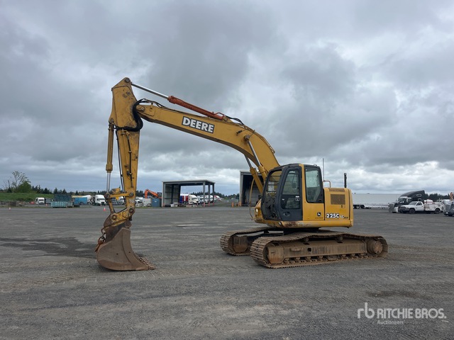2006 John Deere 225C Tracked Excavator | Ritchie Bros. Auctioneers