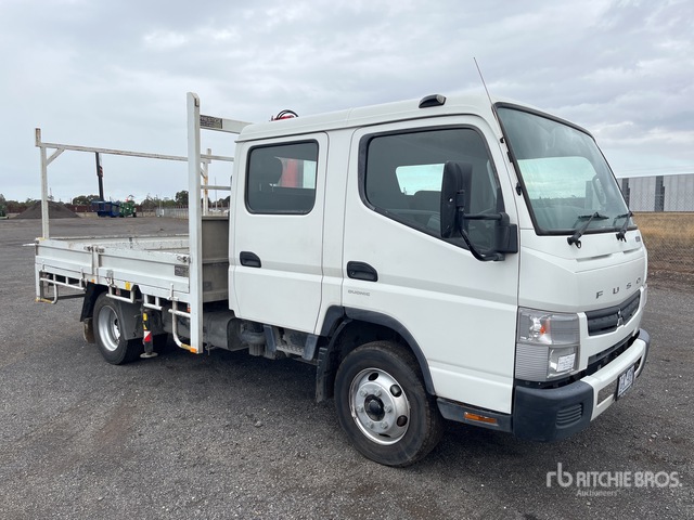 2015 Mitsubishi Fuso Canter 7/800 4x2 Crew Cab w/ 2014 Maxilift 380.3H ...