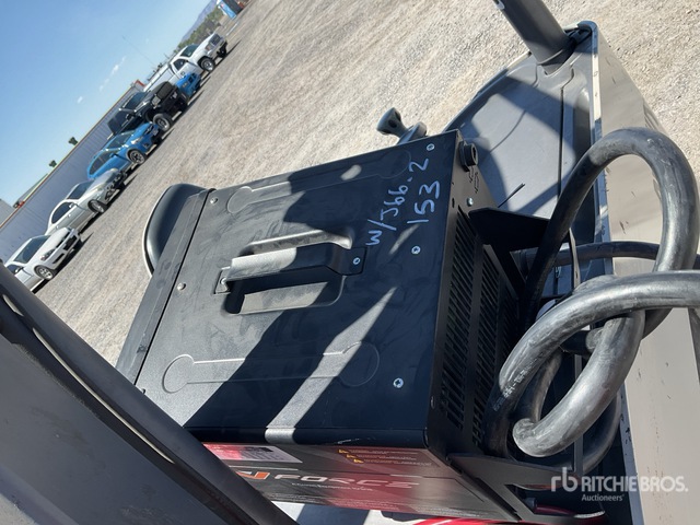 Crown RC5545-40 Chariot Élévateur Électrique | Ritchie Bros. Auctioneers