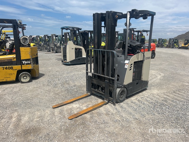 2021 Crown RC5545-40 3800 lb Electric Forklift | Ritchie Bros. Auctioneers