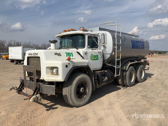 1990 Mack RB690S 2600 gal 6x4 Water Truck | Ritchie Bros. Auctioneers