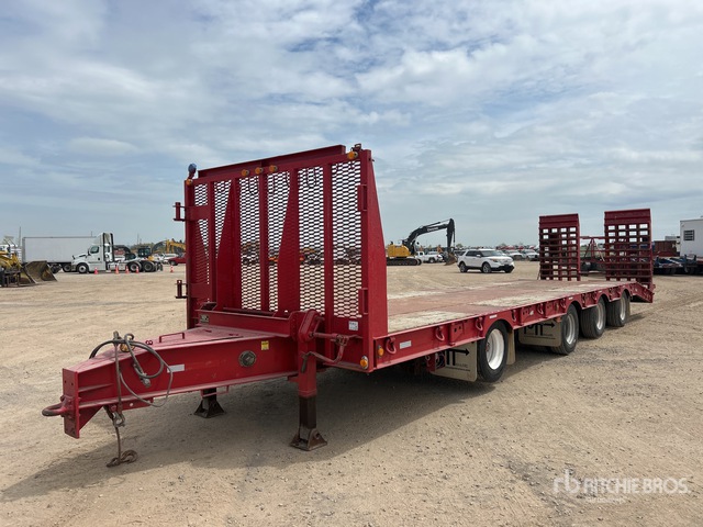 2019 Milano 34 ft Quad/A Equipment Trailer | Ritchie Bros. Auctioneers