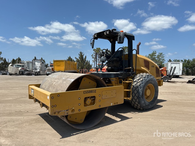 2020 Cat CS54B Smooth Drum Compactor | Ritchie Bros. Auctioneers