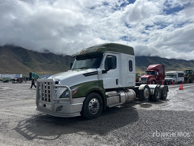 2021 Freightliner Cascadia 126 8x4 Tri/A Sleeper Truck Tractor ...