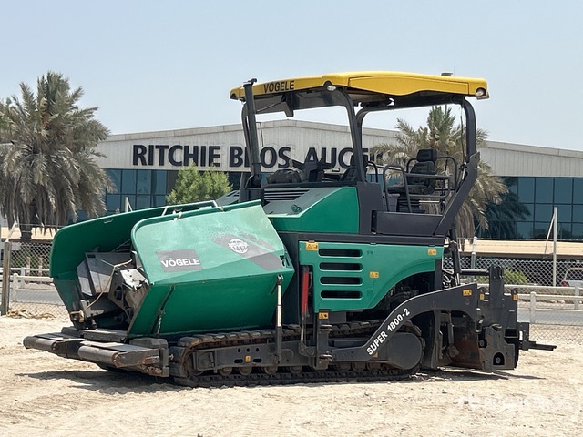 Vogele Super 1800-2 Track Asphalt Paver | Ritchie Bros. Auctioneers