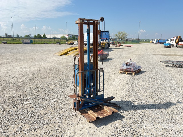 Tractel TL630 600 kg Electric Stacker | Ritchie Bros. Auctioneers