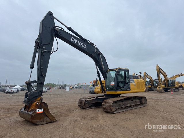 2016 John Deere 250G LC Tracked Excavator | Ritchie Bros. Auctioneers