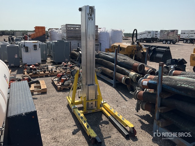 2018 Sumner 2124 Material Hoist | Ritchie Bros. Auctioneers