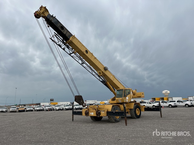 Grove RT-740B 40 ton 4x4x4 Autogru fuoristrada | Ritchie Bros. Auctioneers