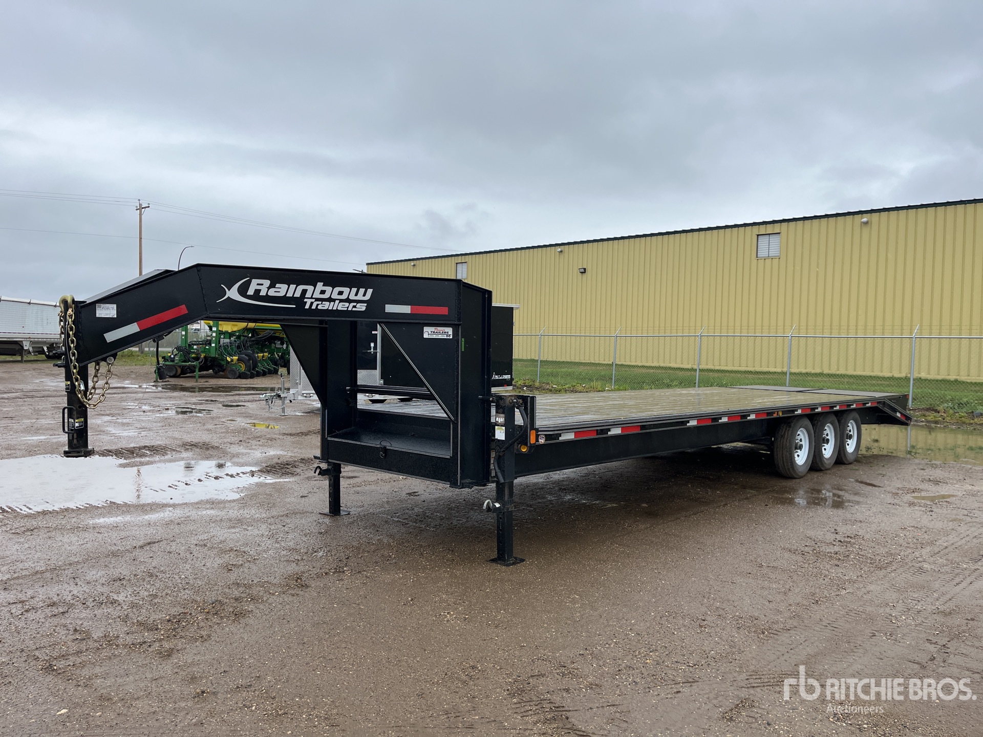 2022 Rainbow Excursion 30 ft Tri/A Remolque Portamaquinaria | Ritchie ...