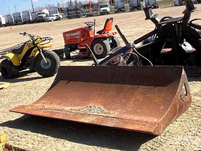 WBM 84 in Q/C Excavator Chuck Blade | Ritchie Bros. Auctioneers