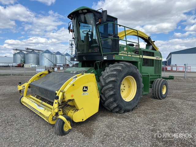 1998 John Deere 6750 2WD Self Propelled Forage Harvester | Ritchie Bros ...