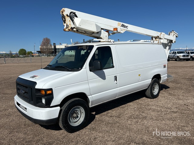 Altec AT200AV 31 ft on 2012 Ford E350 4x2 Van Mounted Aerial Lift ...