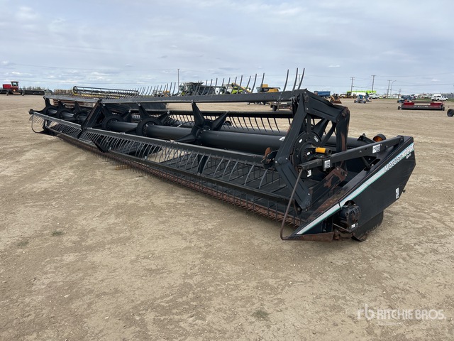 1998 MacDon 960 36 ft Draper Windrower Header | Ritchie Bros. Auctioneers