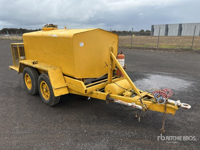 Custom Built Bogie/A Rimorchio per Carburante | Ritchie Bros. Auctioneers