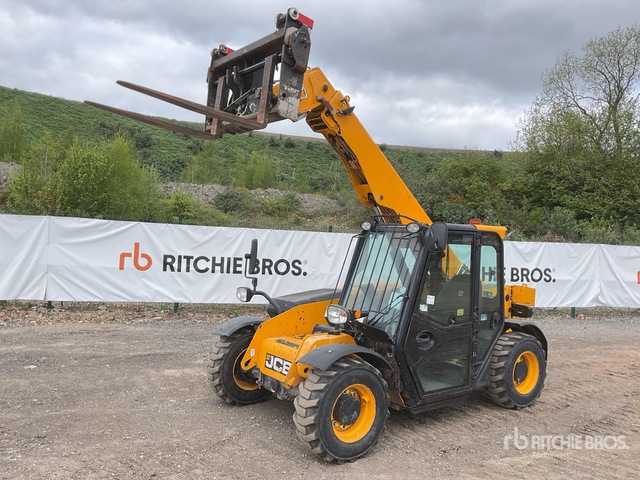 2017 JCB 525-60 Telehandler | Ritchie Bros. Auctioneers