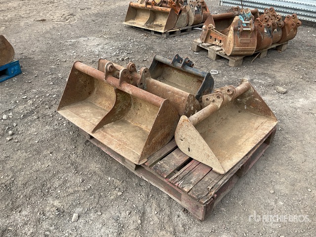 Quantity of (4) Mixed Excavator Bucket | Ritchie Bros. Auctioneers