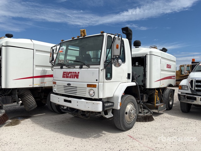 Elgin Crosswind on 2005 Sterling SC8000 Sweeper Truck | Ritchie Bros ...