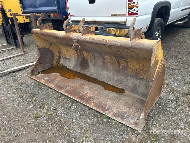 Cat 88 in Backhoe Loader Bucket - Fits CAT 420F | Ritchie Bros. Auctioneers