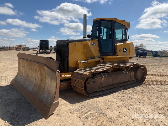 2012 John Deere 850J WLT Crawler Dozer | Ritchie Bros. Auctioneers