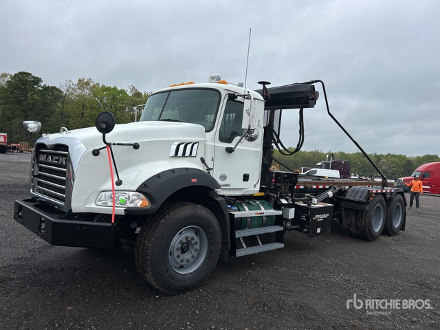 2018 Mack GU813 Granite 6x4 Roll-Off Truck | Ritchie Bros. Auctioneers
