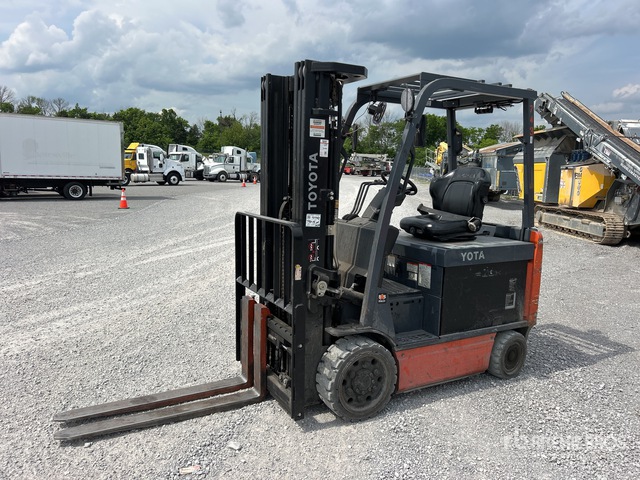 2021 Toyota 8FBCU32 6300 lb Electric Forklift | Ritchie Bros. Auctioneers