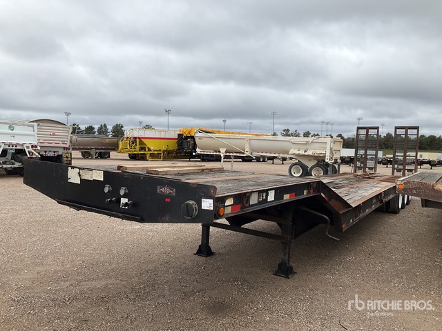 2010 Pitts LB52-38CS Tri/A Single Drop Lowboy Trailer | Ritchie Bros ...
